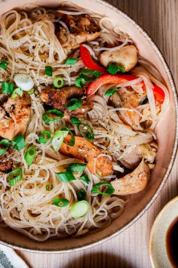 Pad Woon Sen (Thai Glass Noodle Stir Fry) - Went Here 8 This